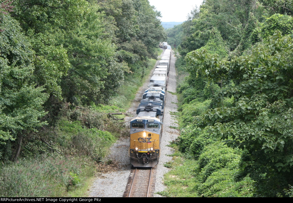 CSX Q033 at Allender Road